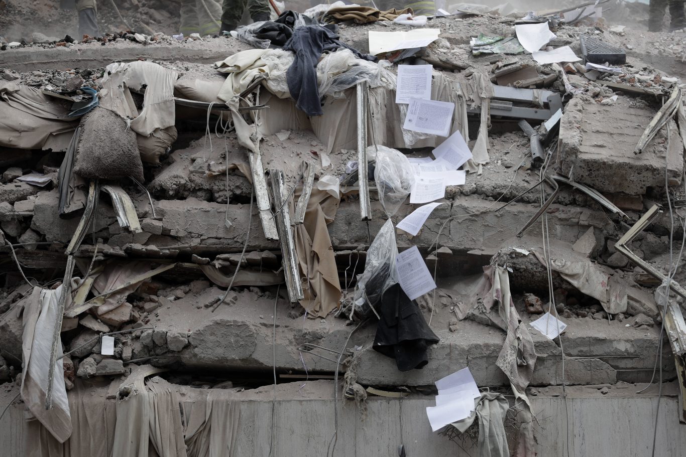 More buildings at risk of collapse following Mexico quake | Glasgow Times