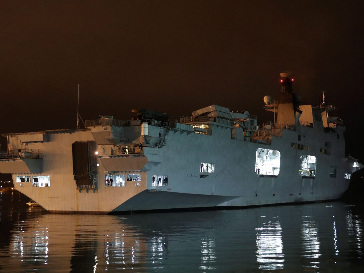Royal Navy’s flagship HMS Ocean arrives home early due to weather | The ...