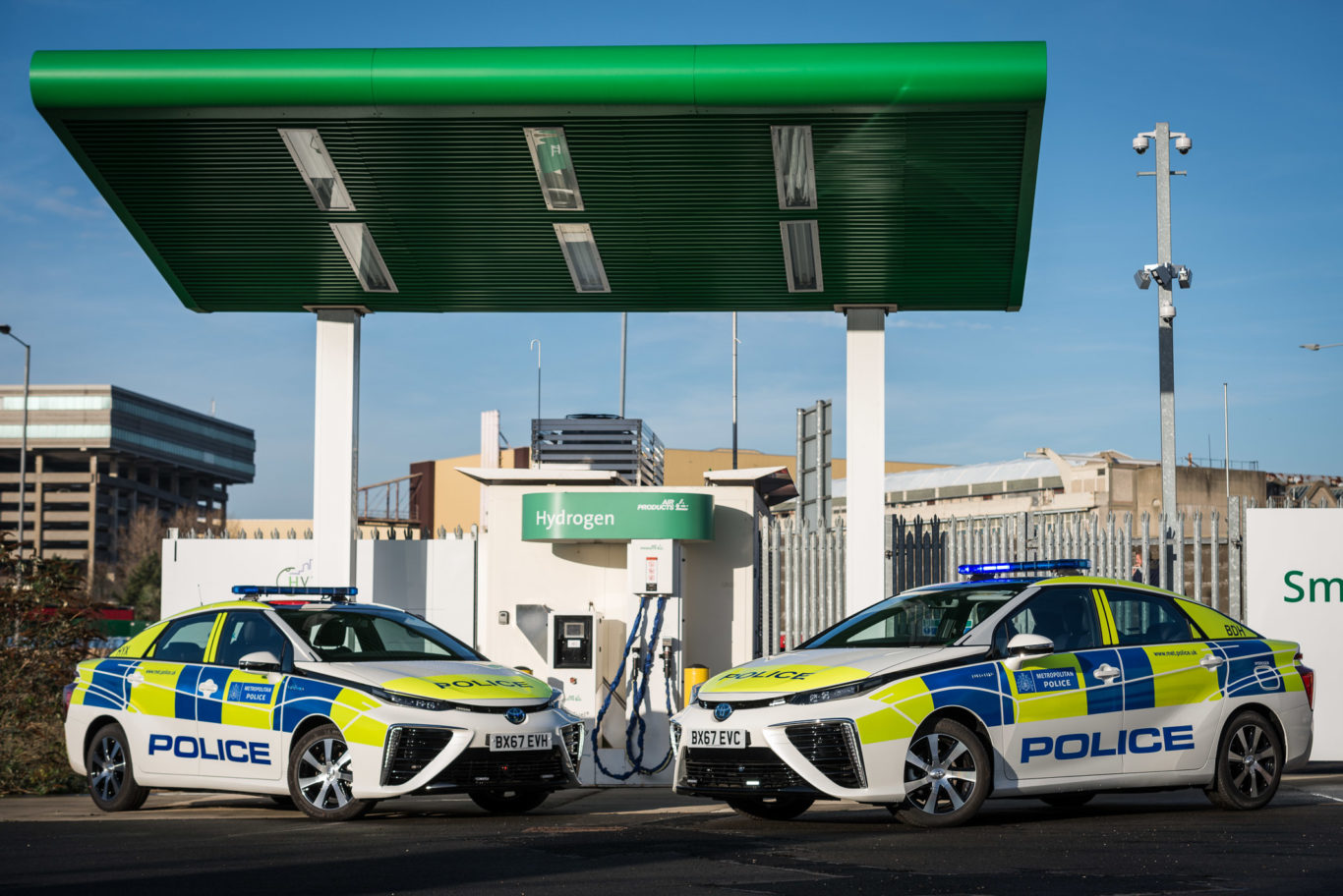 Metropolitan Police buys fleet of hydrogen-powered patrol cars ...