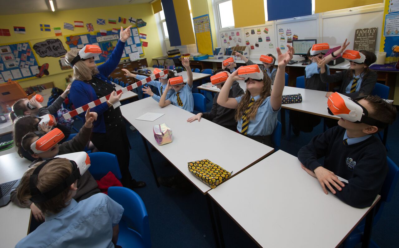 Council gives virtual reality headsets to all schools | Express & Star