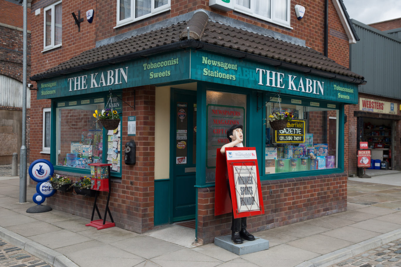 Fancy a walk on the cobbles? Coronation Street set to open for tours ...