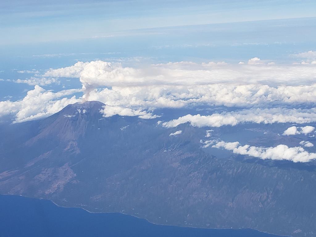 These pictures show the incredible power of a Bali volcano - Jersey ...