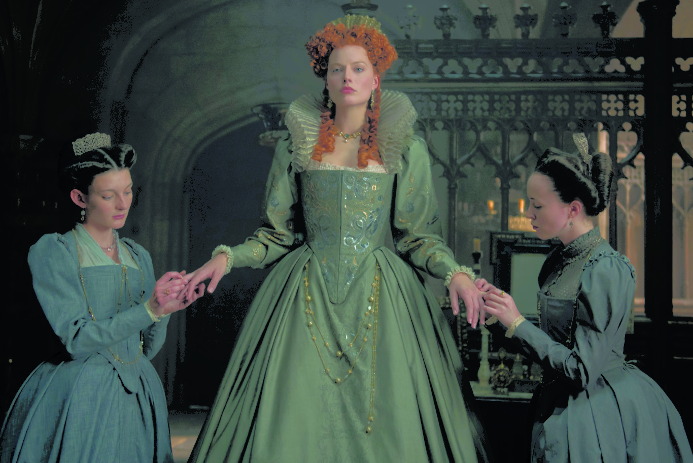 Saoirse Ronan and Margot Robbie clash in Mary Queen Of Scots trailer ...