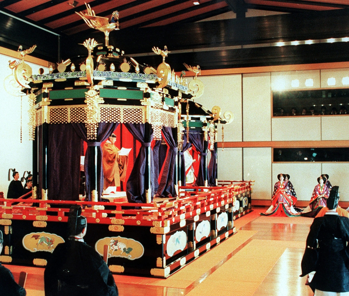 Japanese imperial throne taken apart and moved to Tokyo ahead of 2019 ...