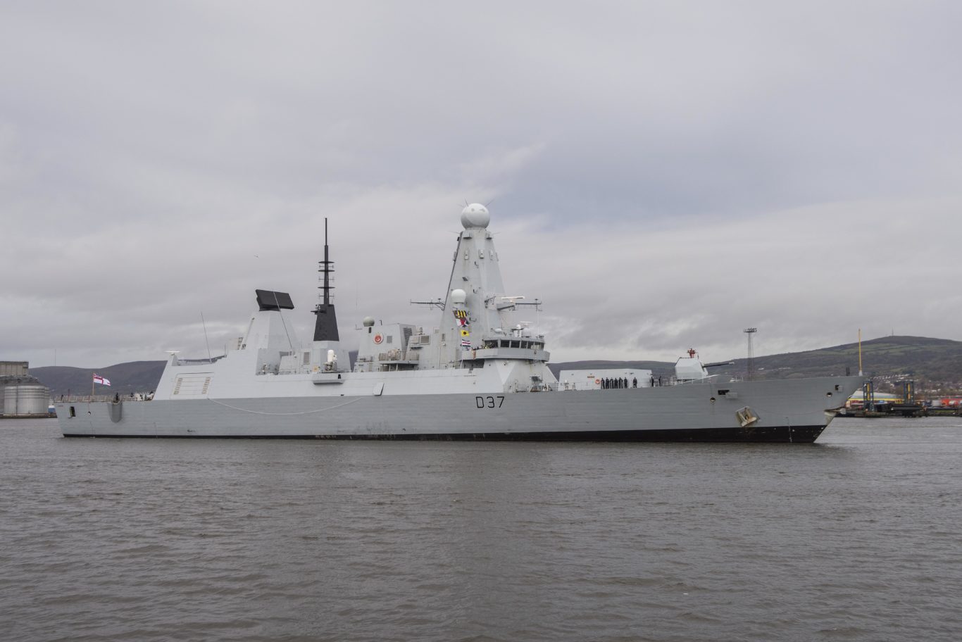 HMS Duncan docks in Belfast for Armistice Day | Daily Echo