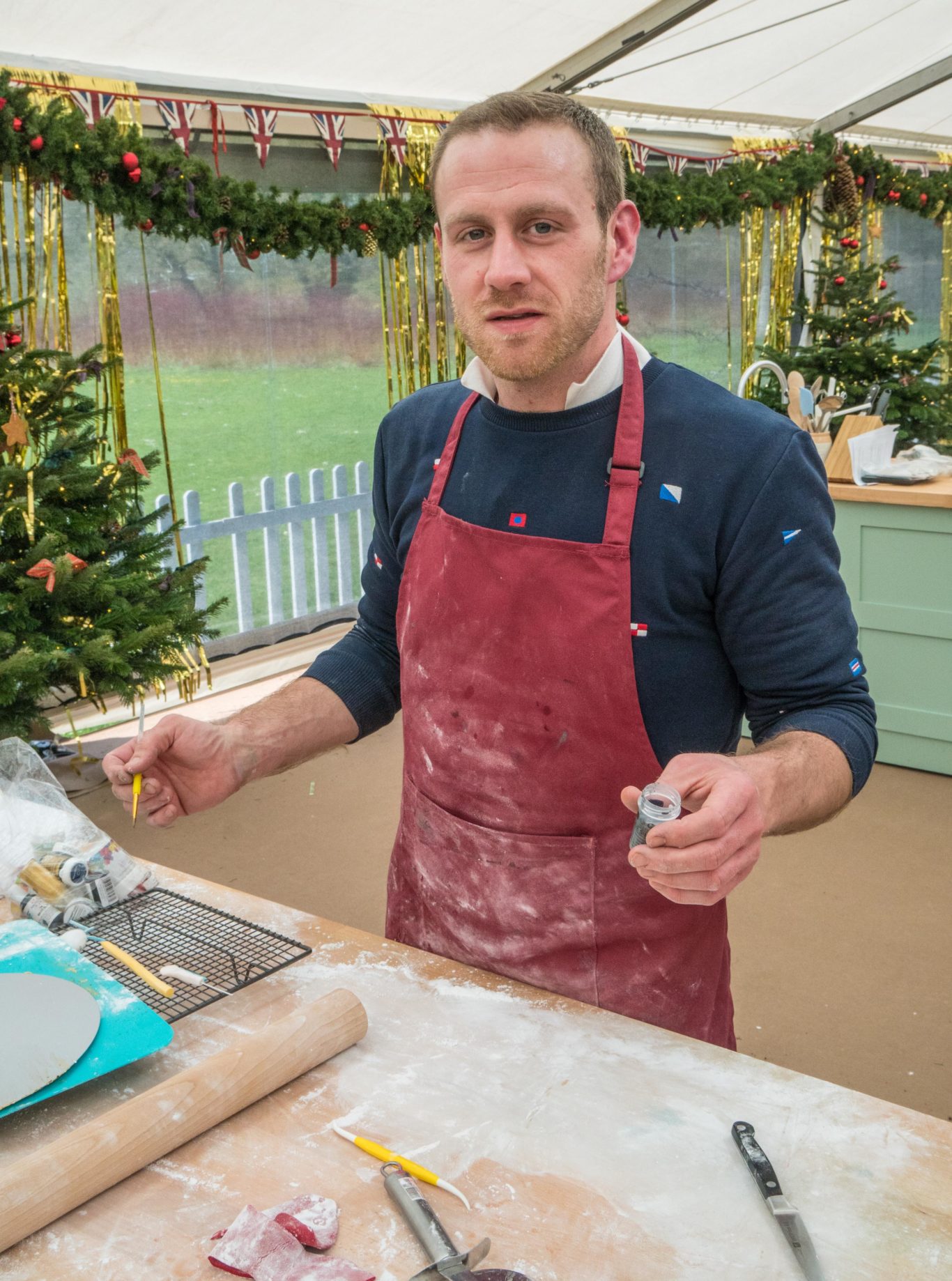 Bake Off finalist steals victory from former winner in tense New Year ...