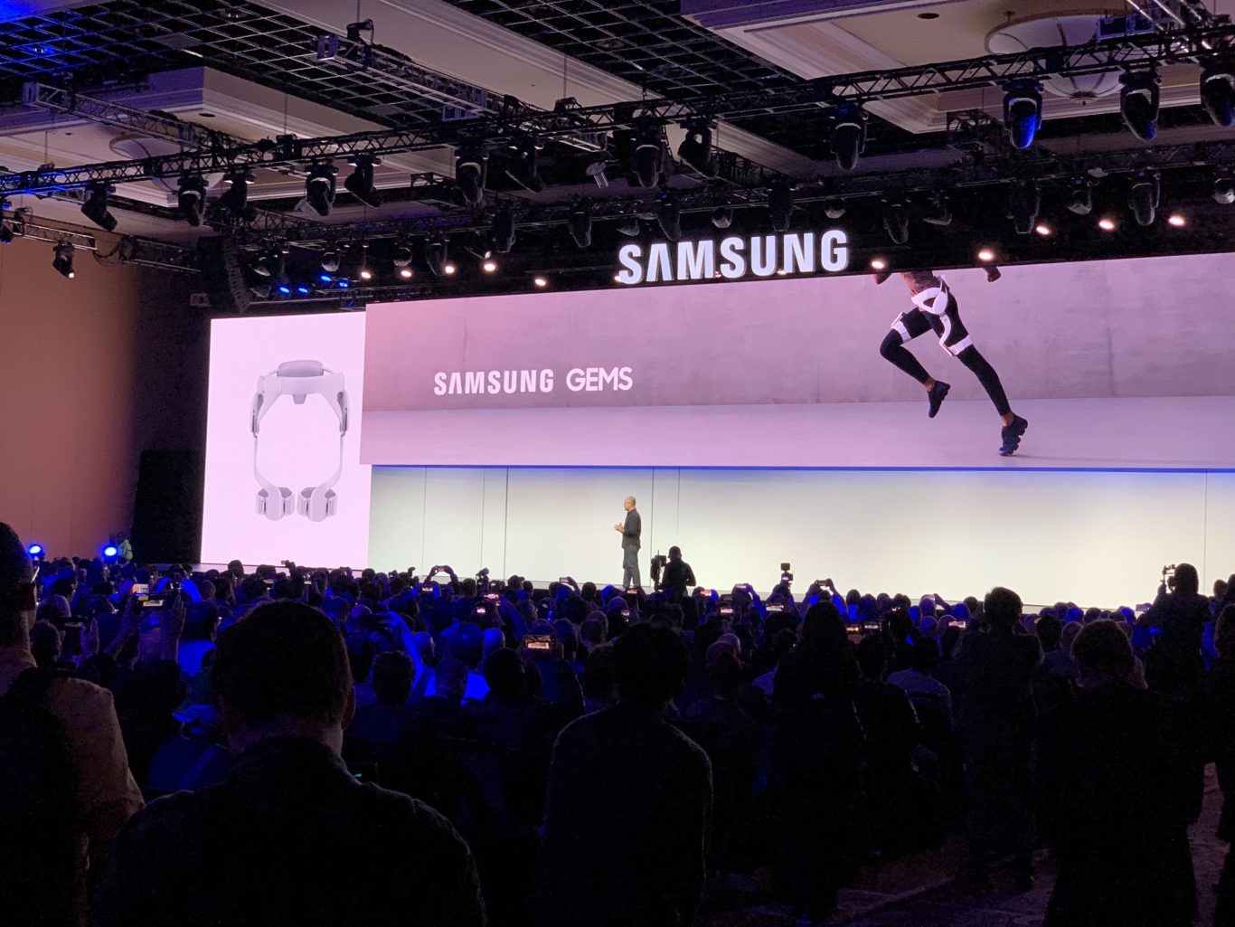 Samsung unveils new helper robots as part of connected living plans ...