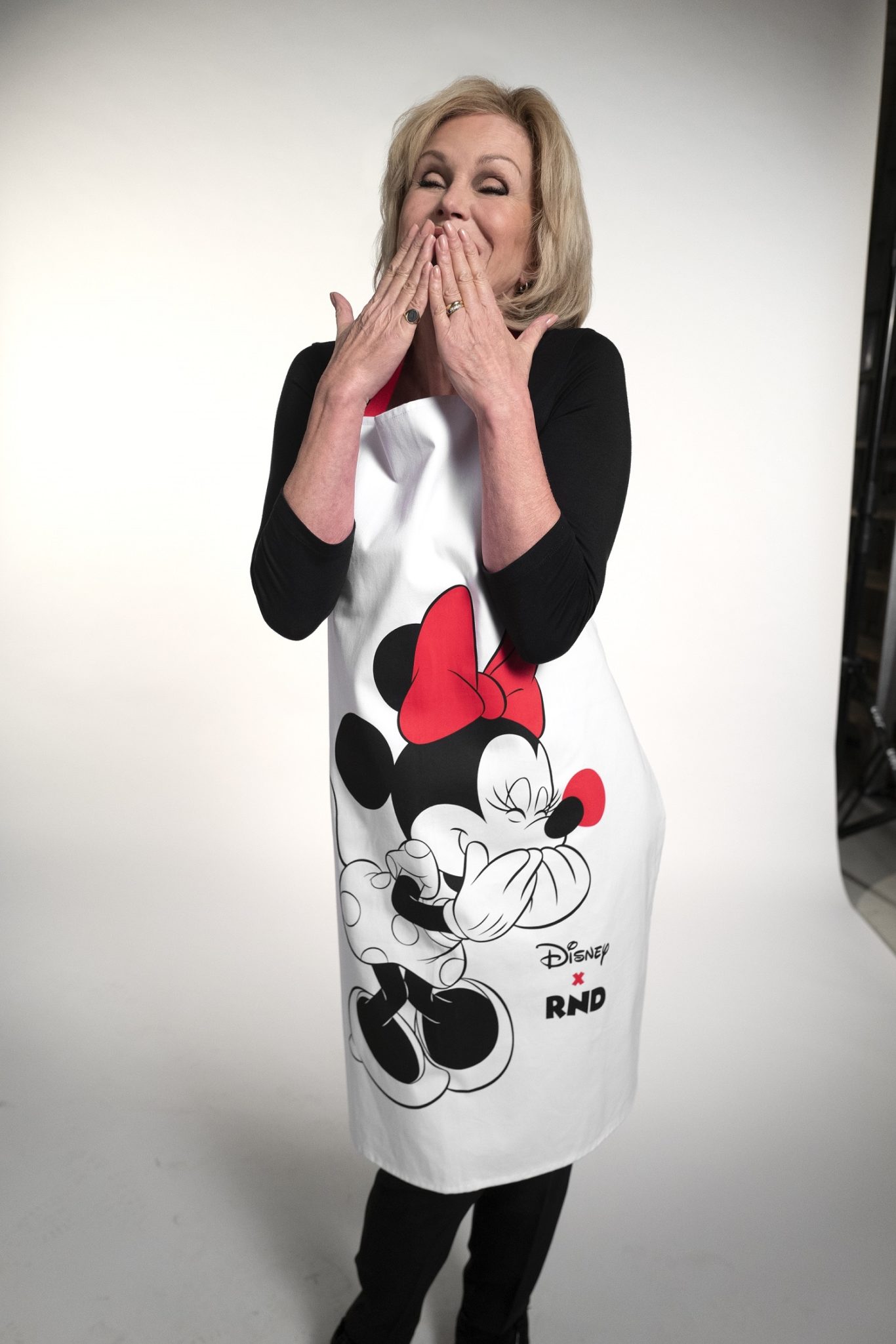 Joanna Lumley, Susanna Reid among stars wearing Disney aprons for Red ...
