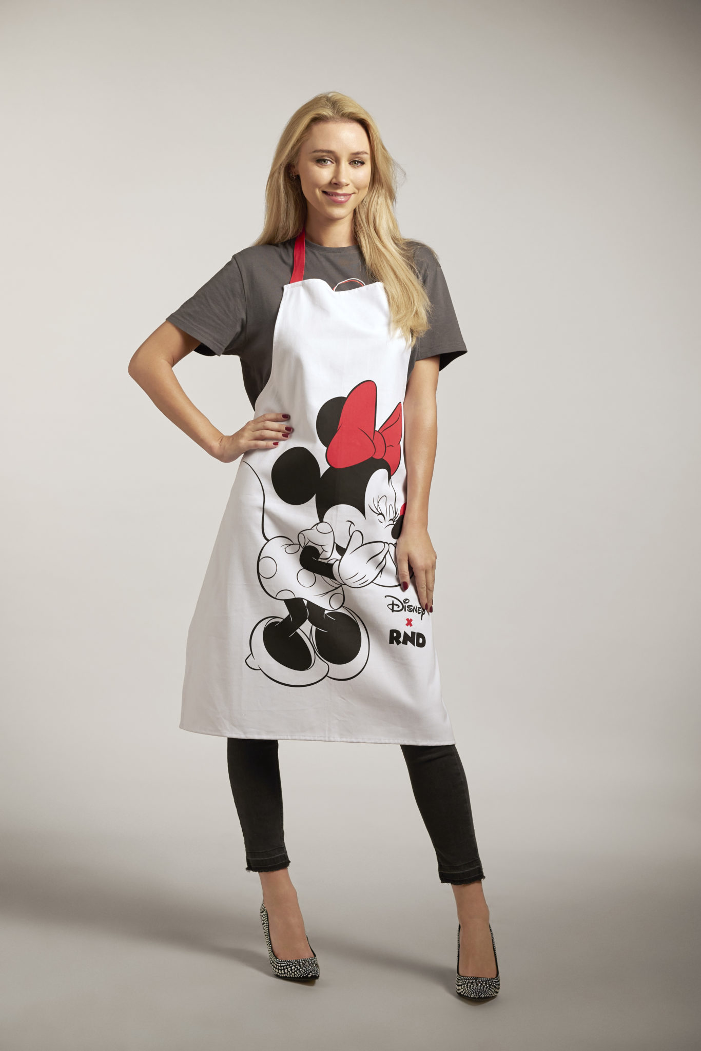 Joanna Lumley, Susanna Reid among stars wearing Disney aprons for Red ...