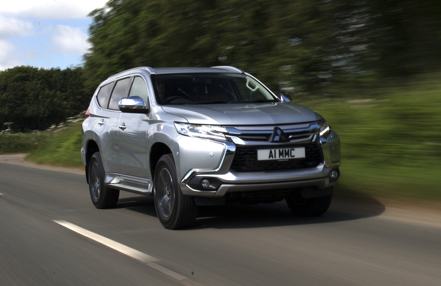 First drive: The Mitsubishi Shogun Sport is an old-school off-roader ...