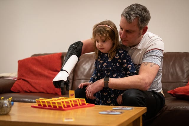 Amputee veteran first to receive 3D-printed bionic ‘hero’ arm on the ...