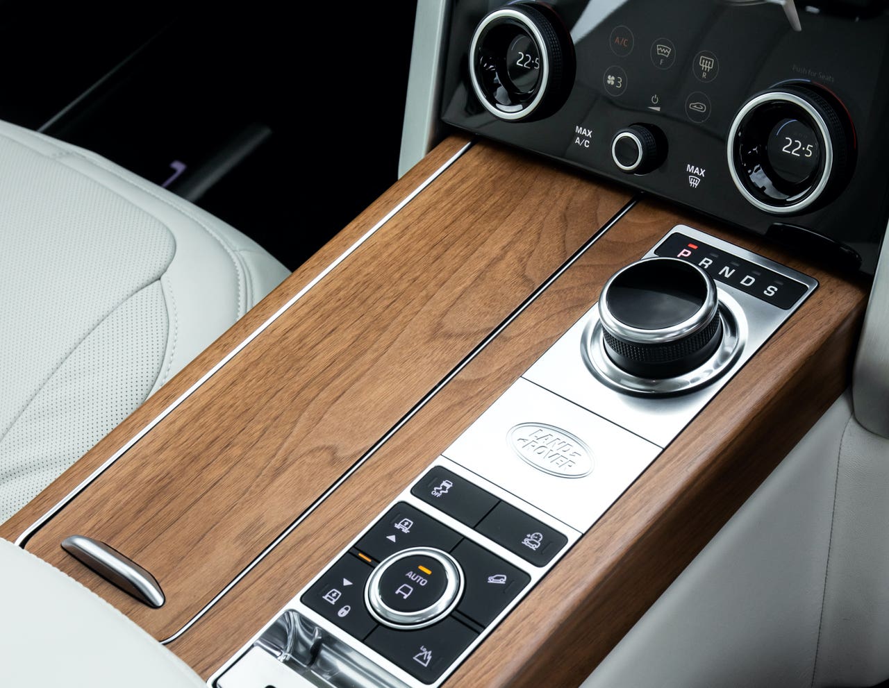 First Drive: The Range Rover D300 provides a classy entry point to the ...