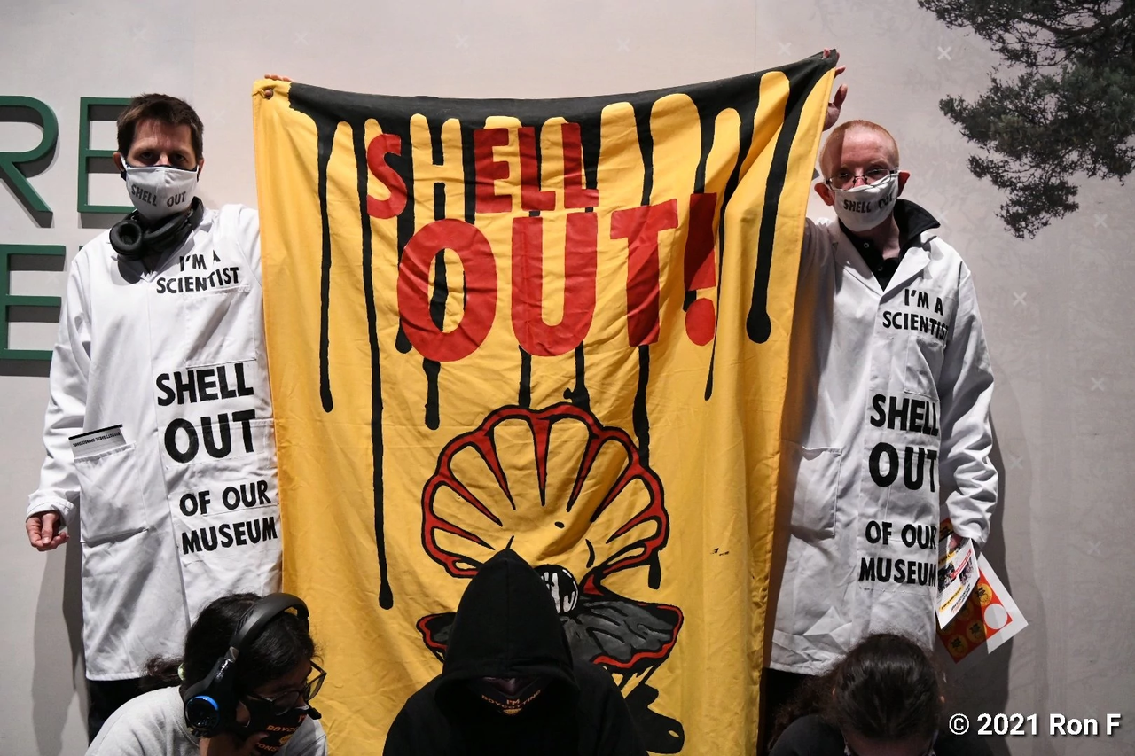 Youth climate activists resume anti-Shell demo at Science Museum | The ...