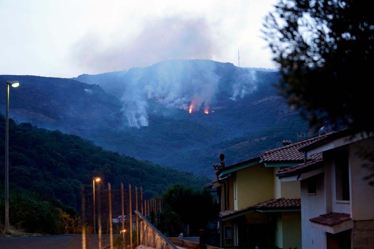 Hundreds evacuated as wildfires rage on Sardinia | The Bolton News