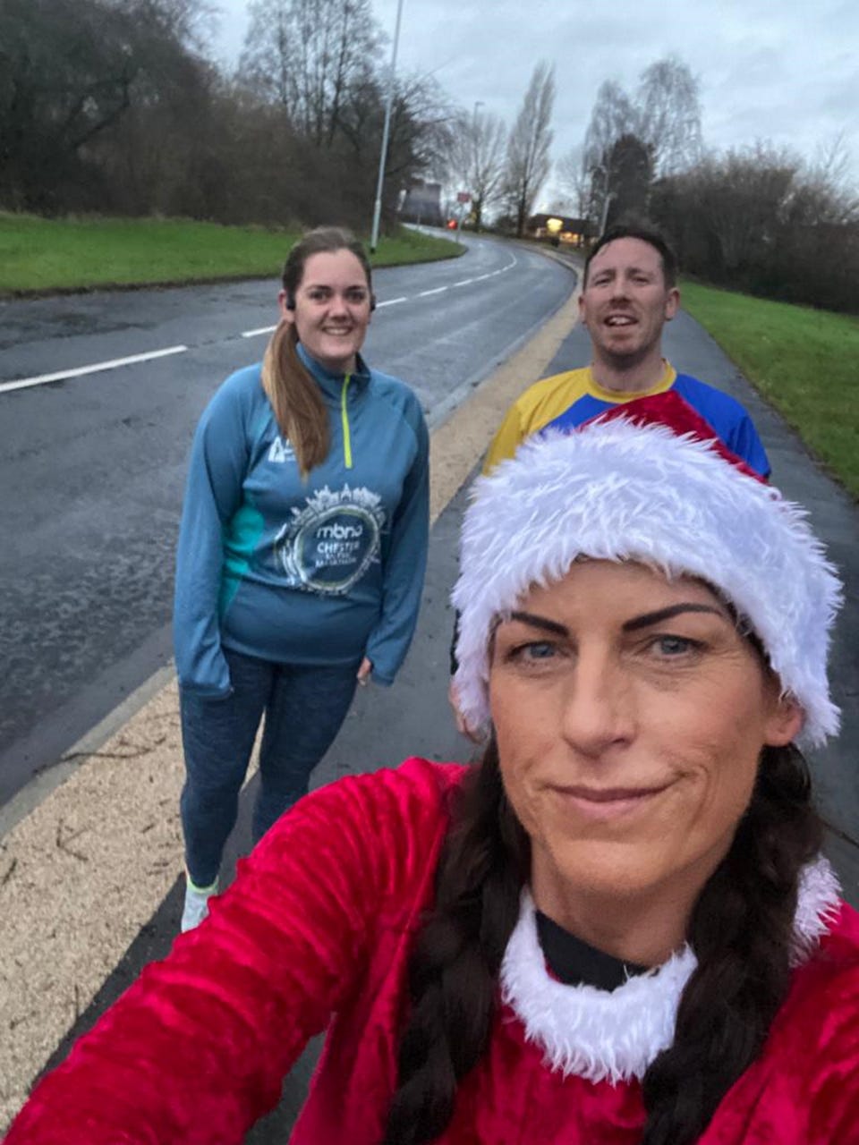 Runner completes Christmas Day ultra-marathon dressed as Mrs Claus ...