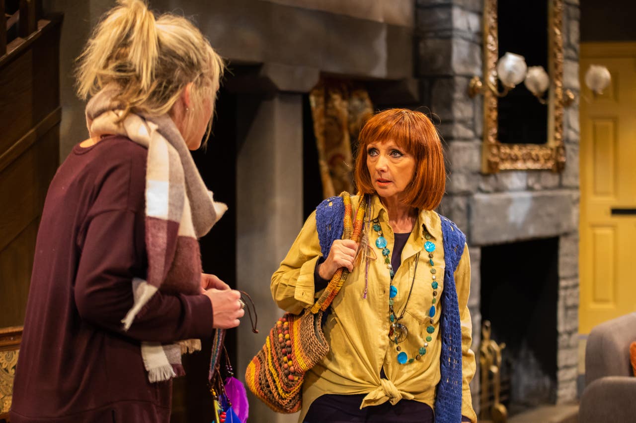 Debbie McGee barely recognisable in first pictures from stage debut ...