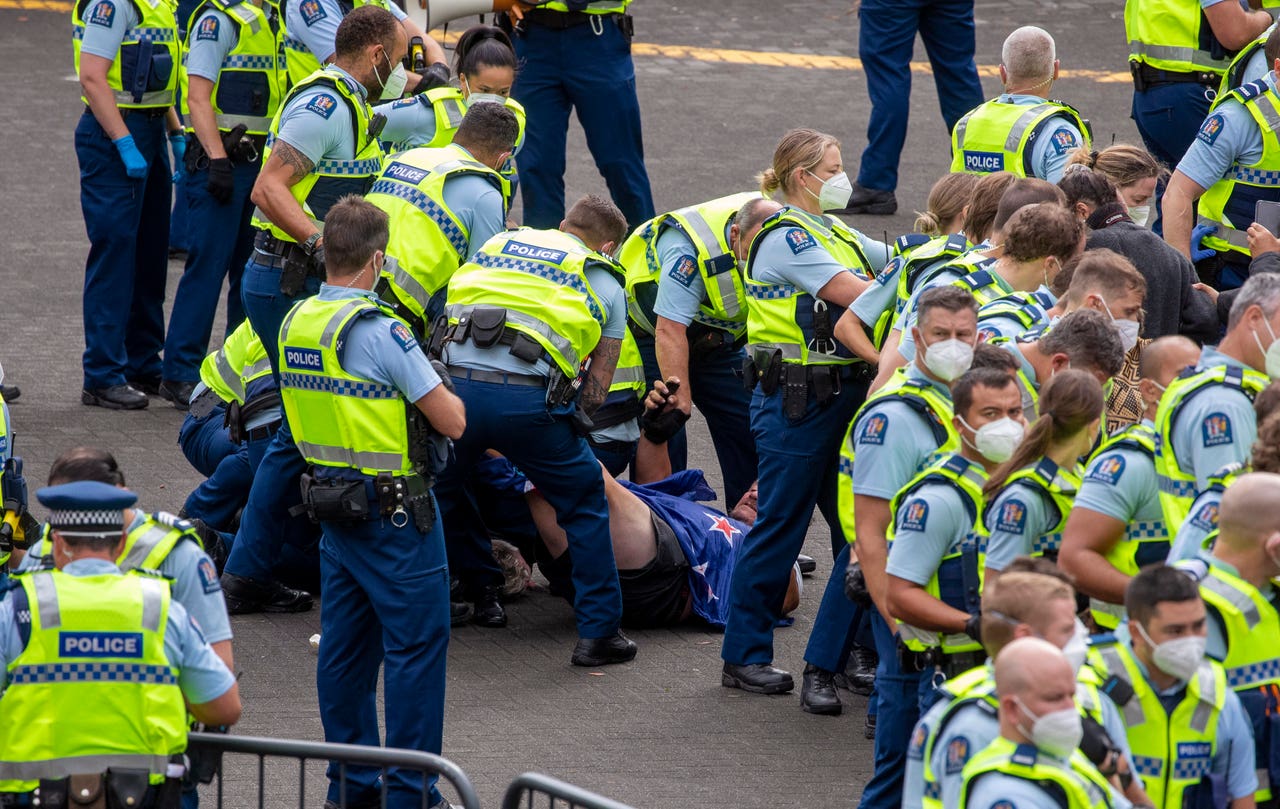 Police arrest convoy protesters in New Zealand | Bournemouth Echo