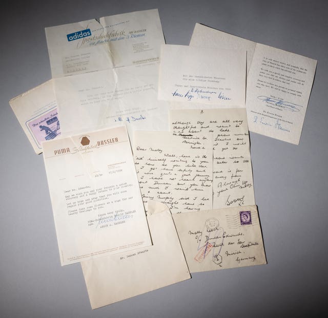 Duncan Edwards memorabilia sells for more than £40,000 at auction ...