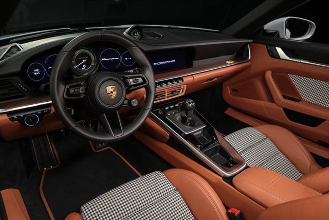 Porsche 911 Classic reveals heritage-inspired limited-edition model