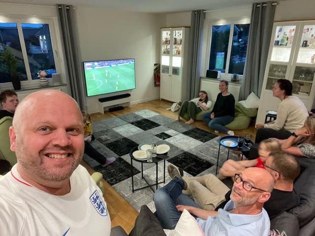 British man takes a dip to celebrate Lionesses’ win as Swedish family ...