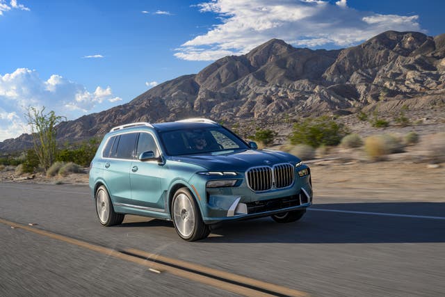First Drive: BMW’s revised X7 brings more tech and bold new look ...