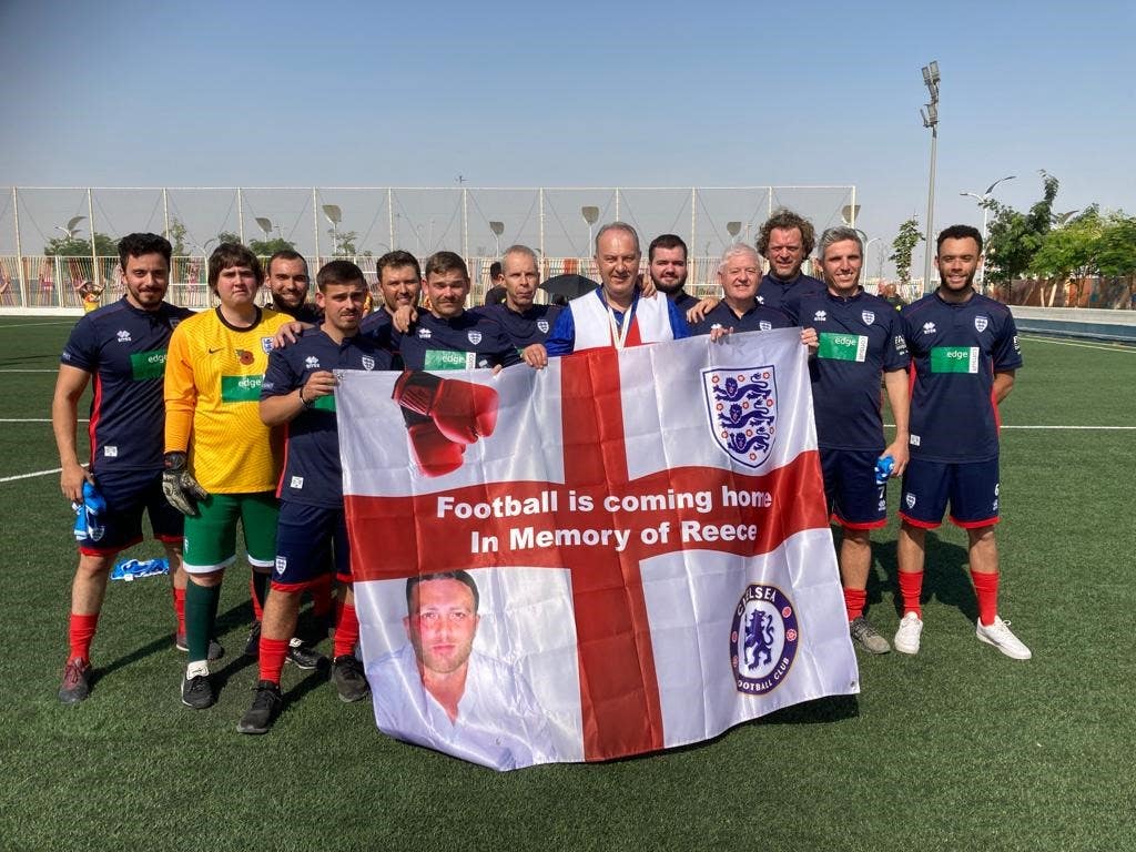 England fans pay World Cup tribute to boxing trainer who was stabbed to ...