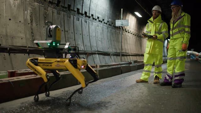 Heathrow Airport employs Dave the robot dog - Londontopia