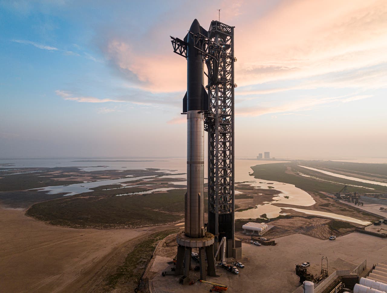 Elon Musk becomes world’s first trillionaire after SpaceX mega float ...