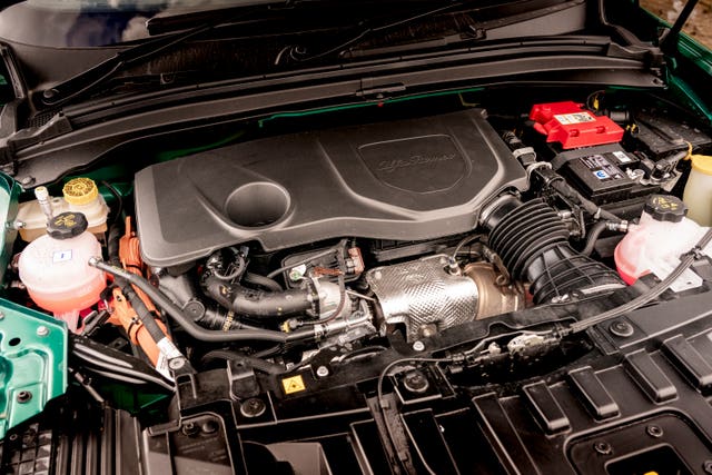 UK Drive: Alfa Romeo electrifies its range with the Tonale PHEV ...