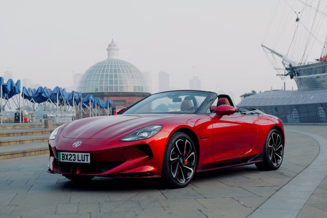 Twin British adventurers to drive from London to Shanghai in an ...
