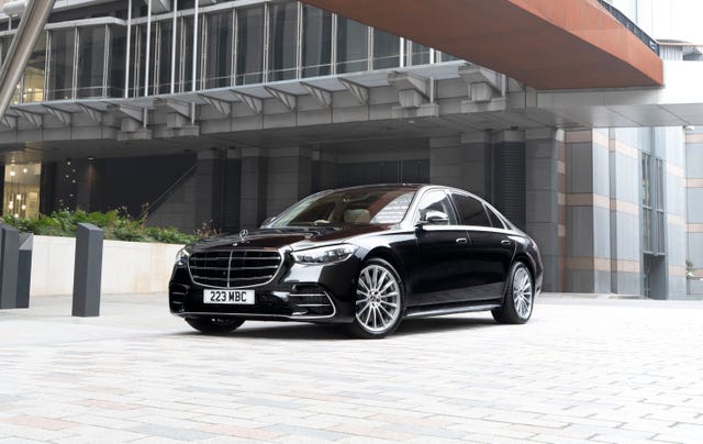 These are the plug-in hybrids with the longest electric ranges ...