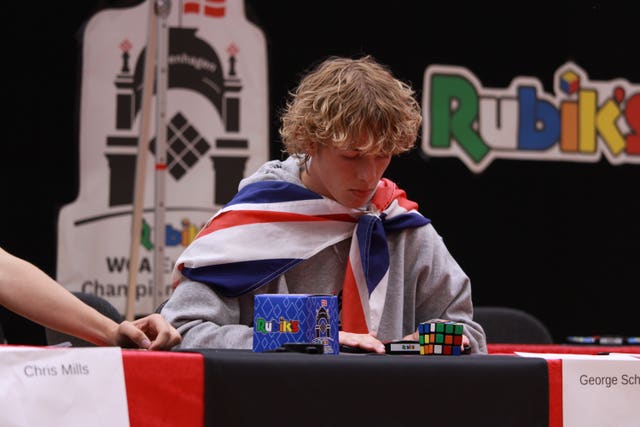 Man aiming for Rubik’s Cube London Marathon record to mark 50 years of ...