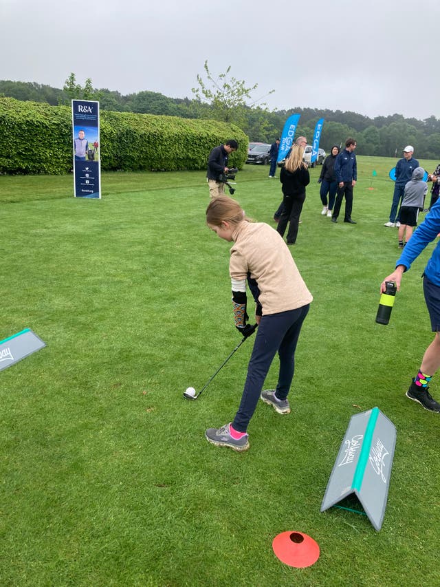 Boy with limb difference ‘excited’ to play golf with grandfather thanks ...
