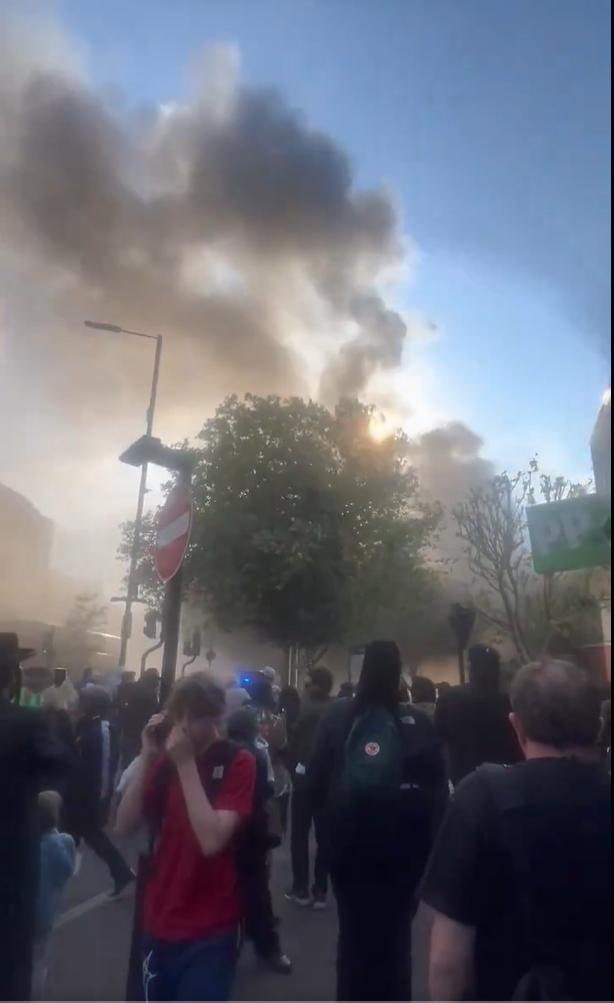 Hackney residents told to stay indoors as smoke billows from flat fire ...