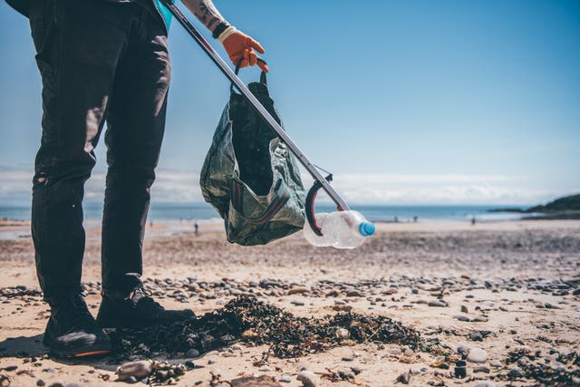 Plastic bag litter falls by 80% on beaches over a decade, seaside clean ...