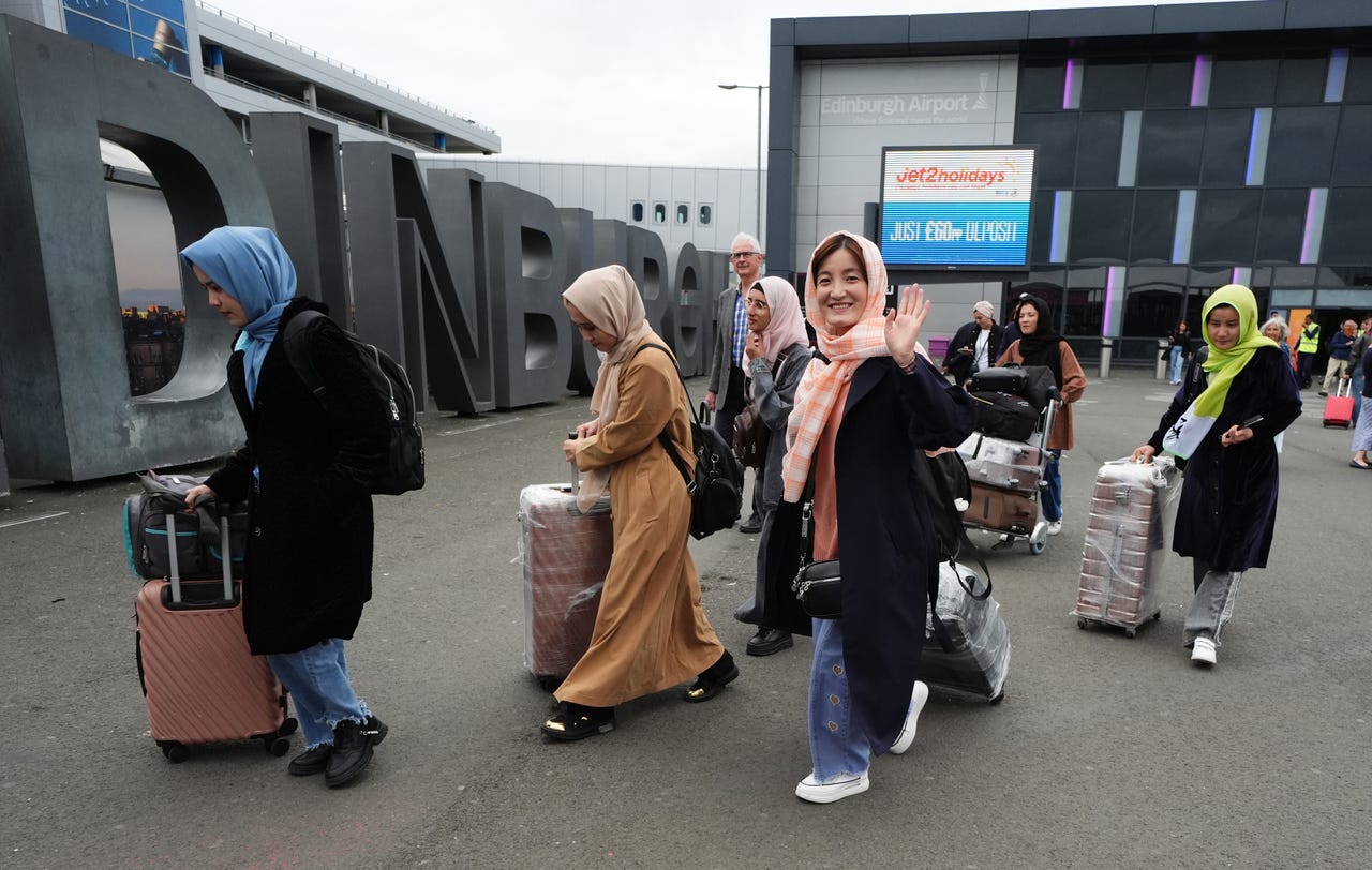 Female medical students travel to Scotland to defy Taliban education ...
