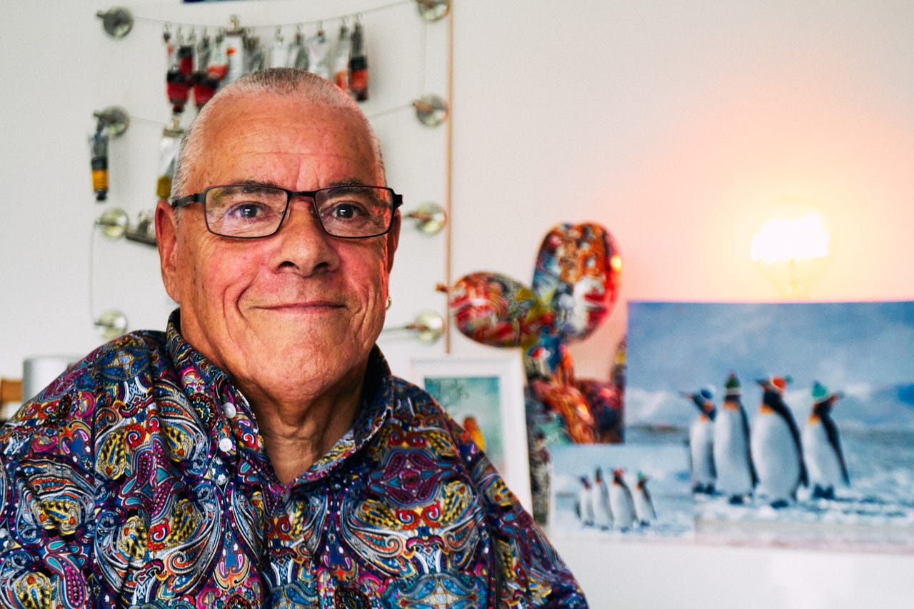 Blind photographer captures mouth and feet artists to challenge ...