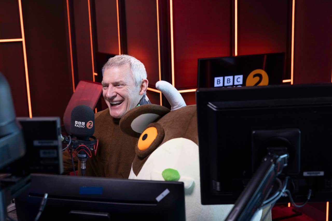 BBC Radio 2 presenter Jeremy Vine dresses up as The Gruffalo for World ...