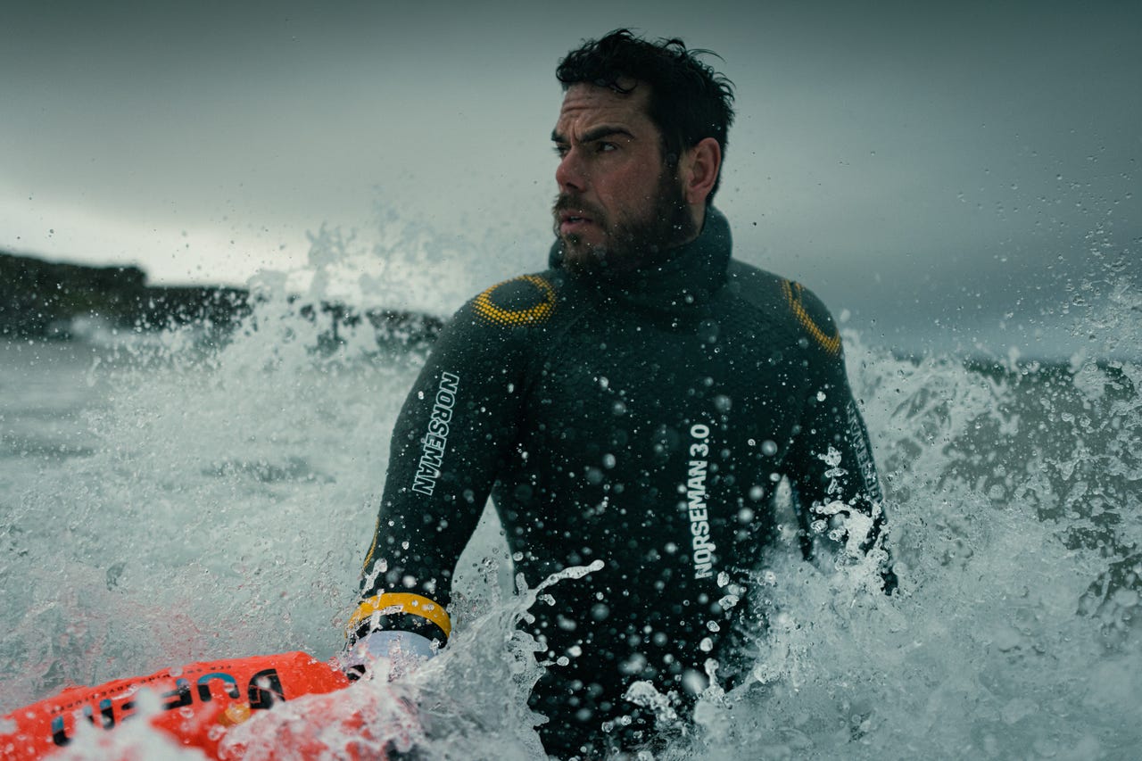 Ultra-swimmer inspired by Thor actor Chris Hemsworth to take on Iceland ...