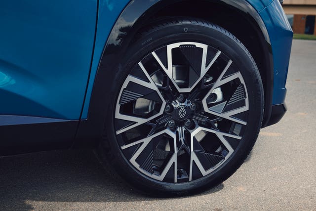 First Drive: Renault’s updated Austral aims to stand out from the crowd ...