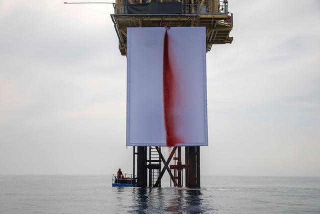 Greenpeace installs Anish Kapoor artwork on Shell platform in North Sea ...