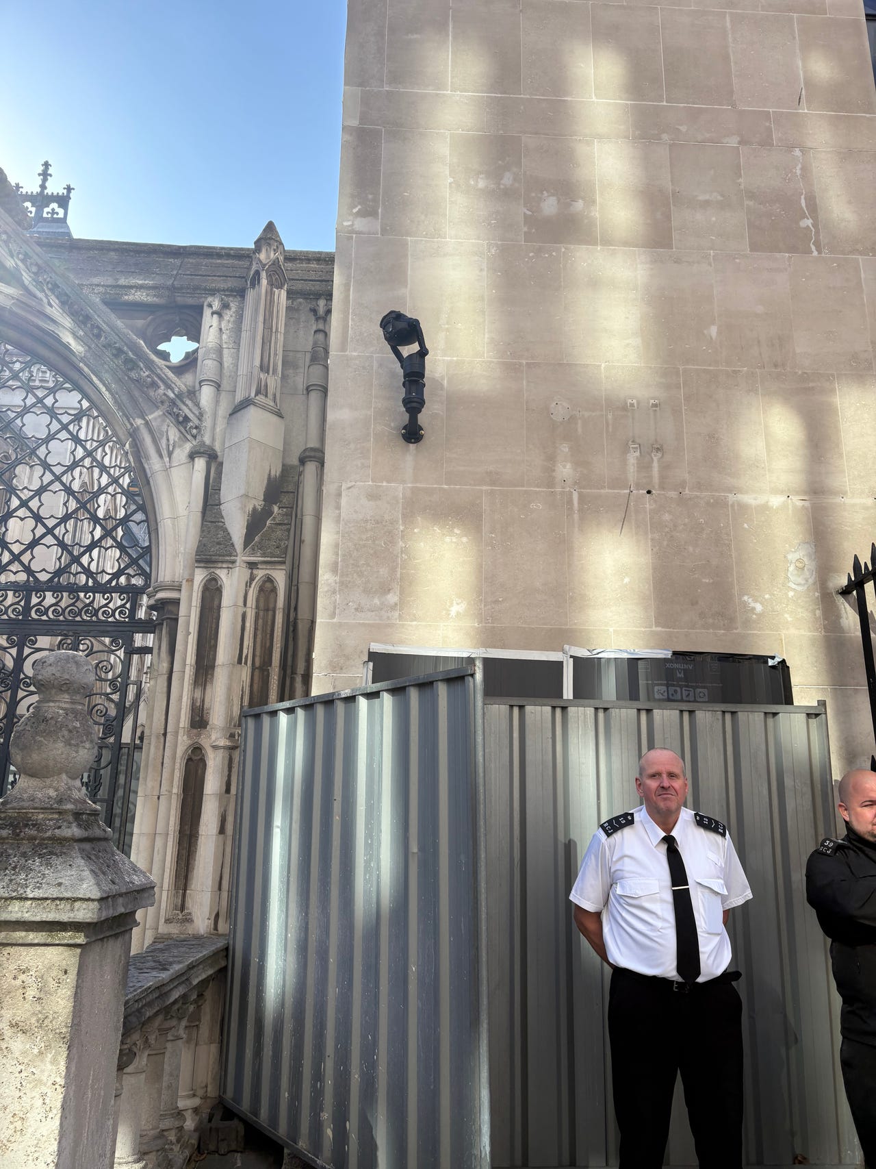New Banksy artwork at the Royal Courts of Justice already covered up ...
