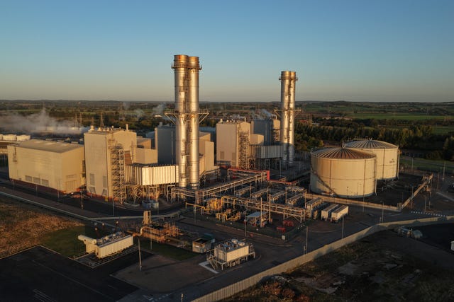 Green protesters scale chimney stacks at Nottinghamshire gas-fired ...