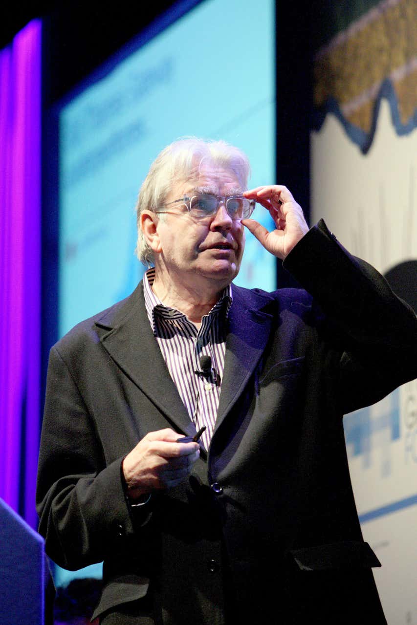 Architect behind MI6 building Sir Terry Farrell has died | Eastern ...