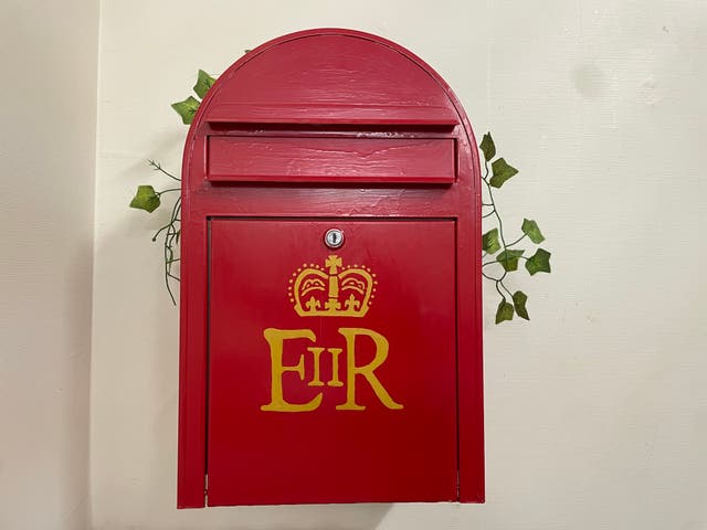 King’s special post box delivery for scientists in the Antarctic ...
