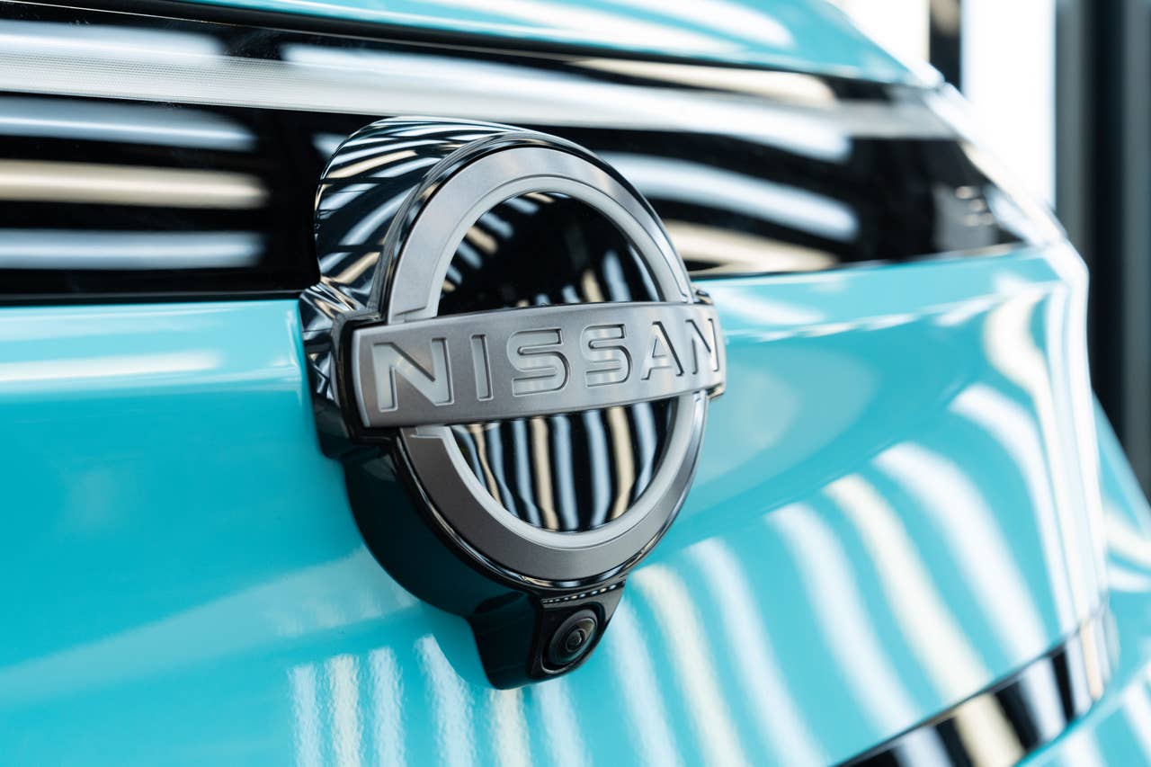 Nissan kickstarts Leaf production in Sunderland following £450m ...