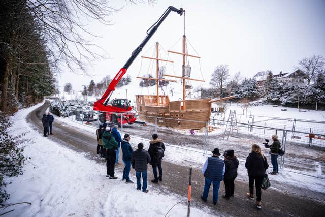 Diana’s memorial playground centrepiece undergoes finishing touches in ...