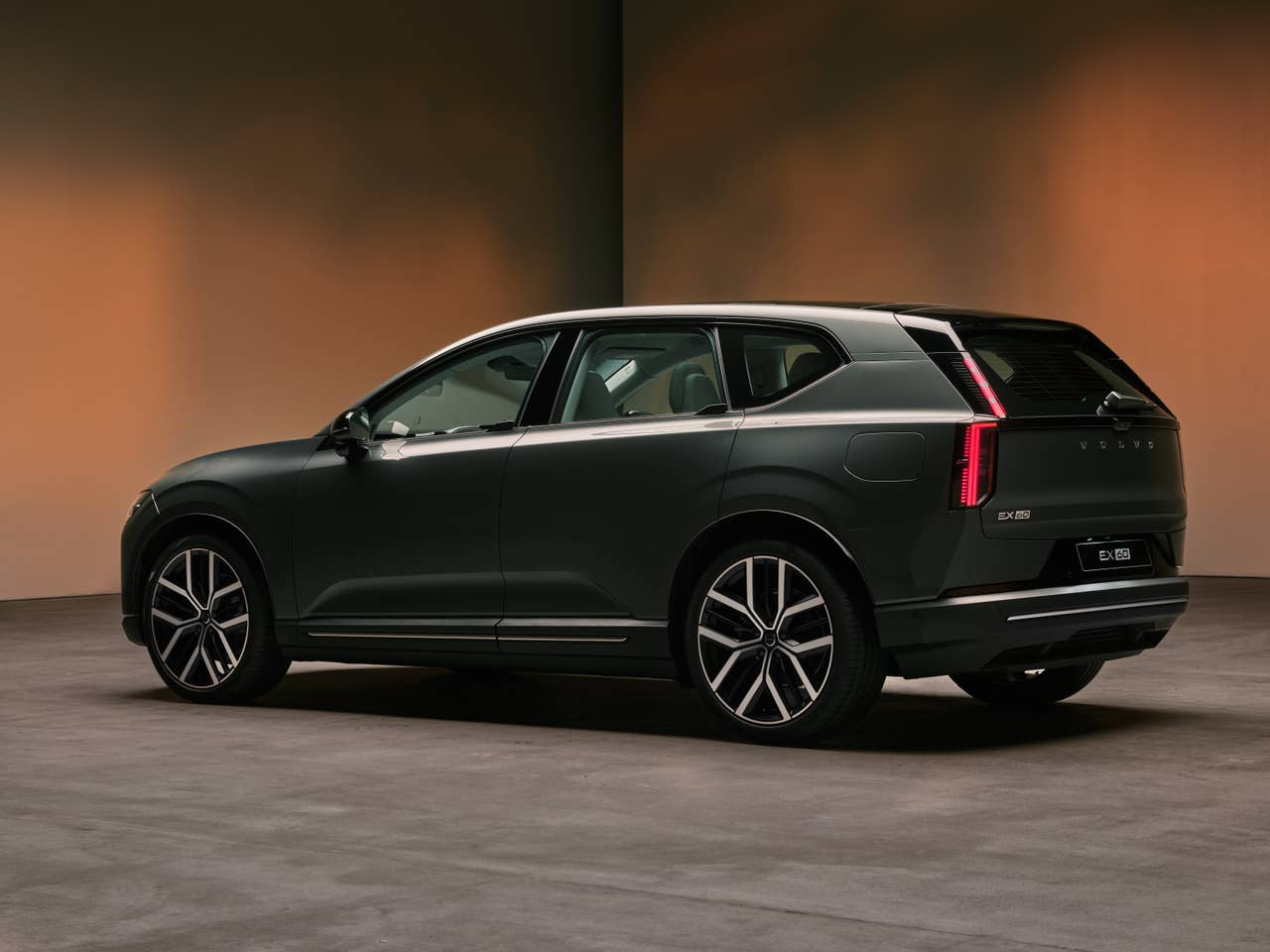Volvo’s new EX60 breaks cover with 503-mile range | Express & Star