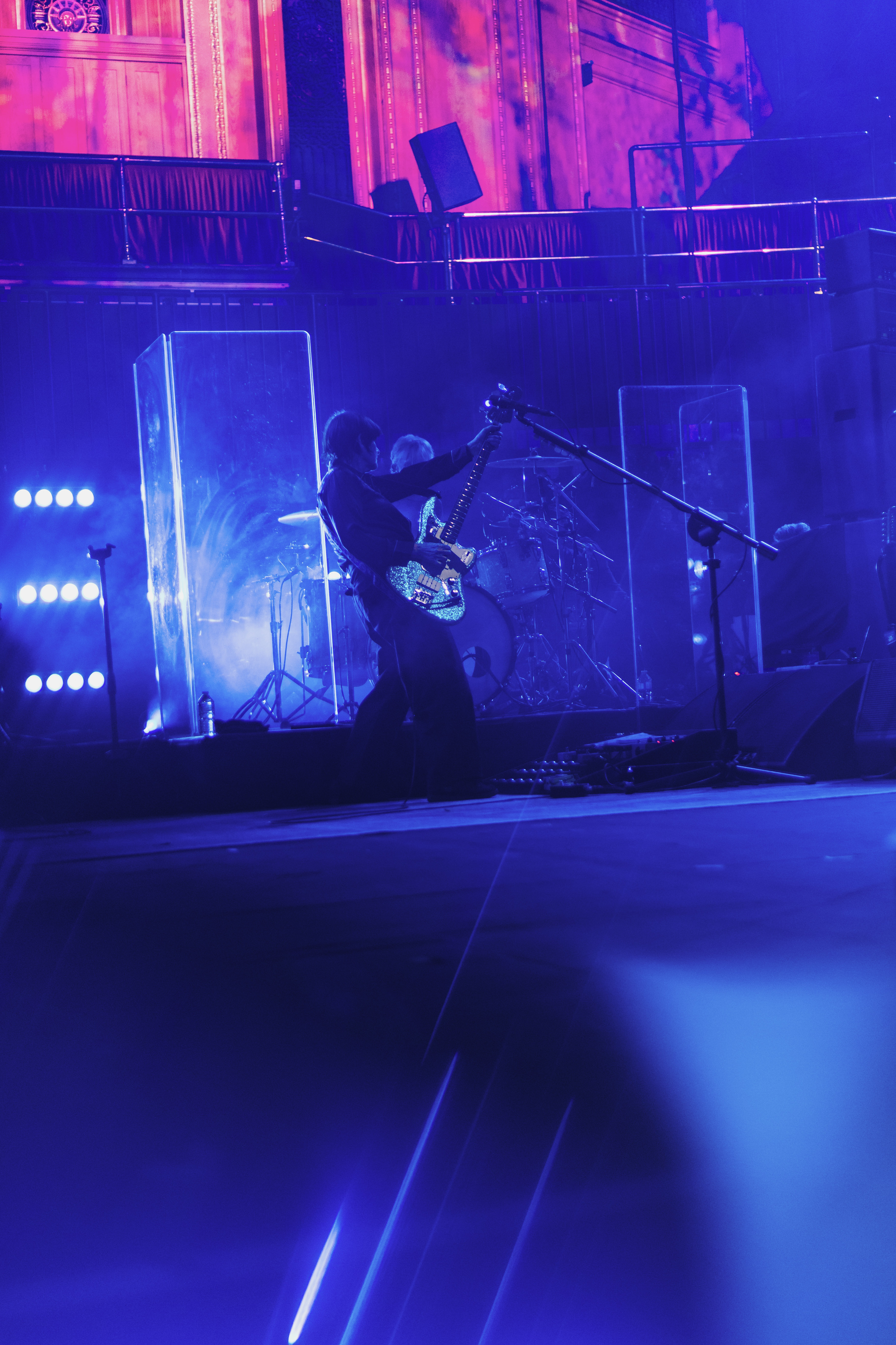 My Bloody Valentine wow crowds with ear-piercing Royal Albert Hall set ...