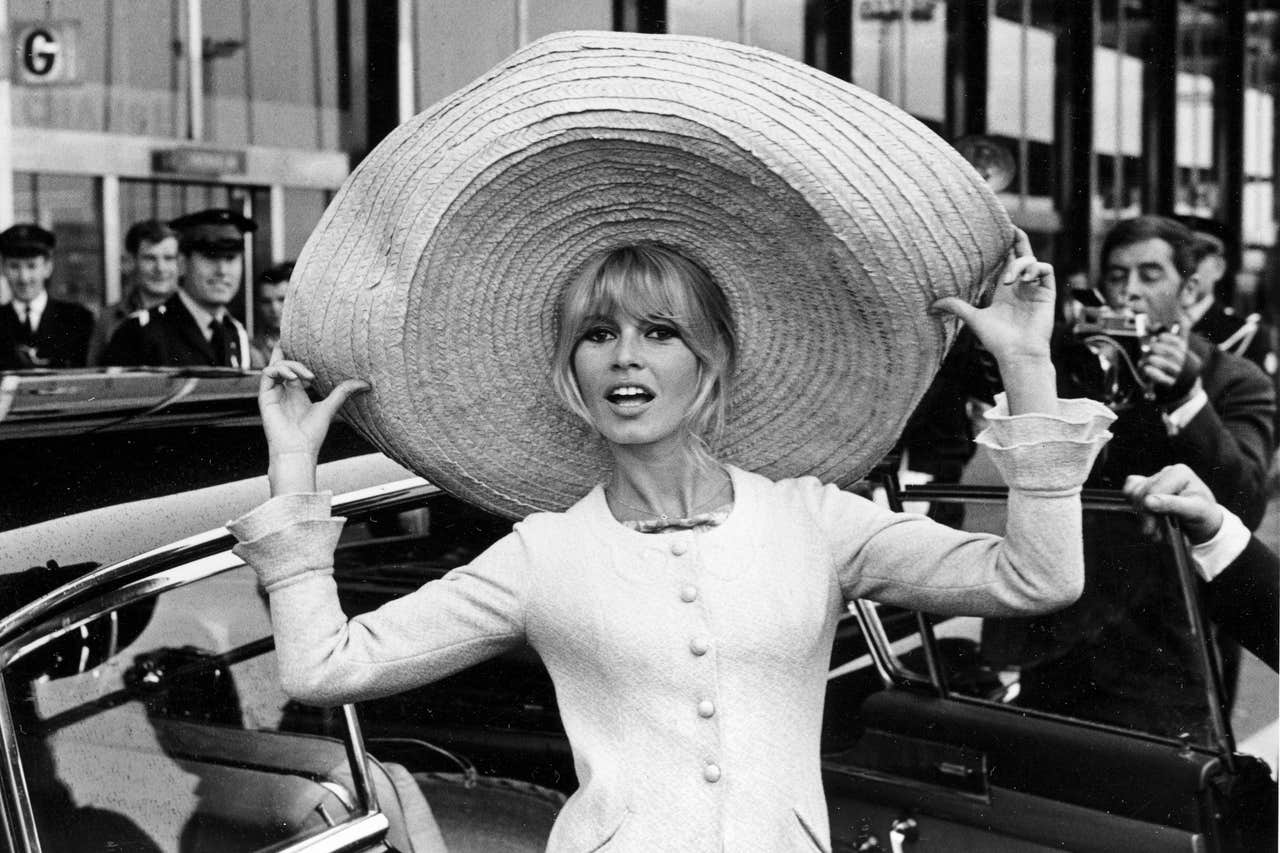 France bids adieu to Brigitte Bardot with funeral and public homage ...